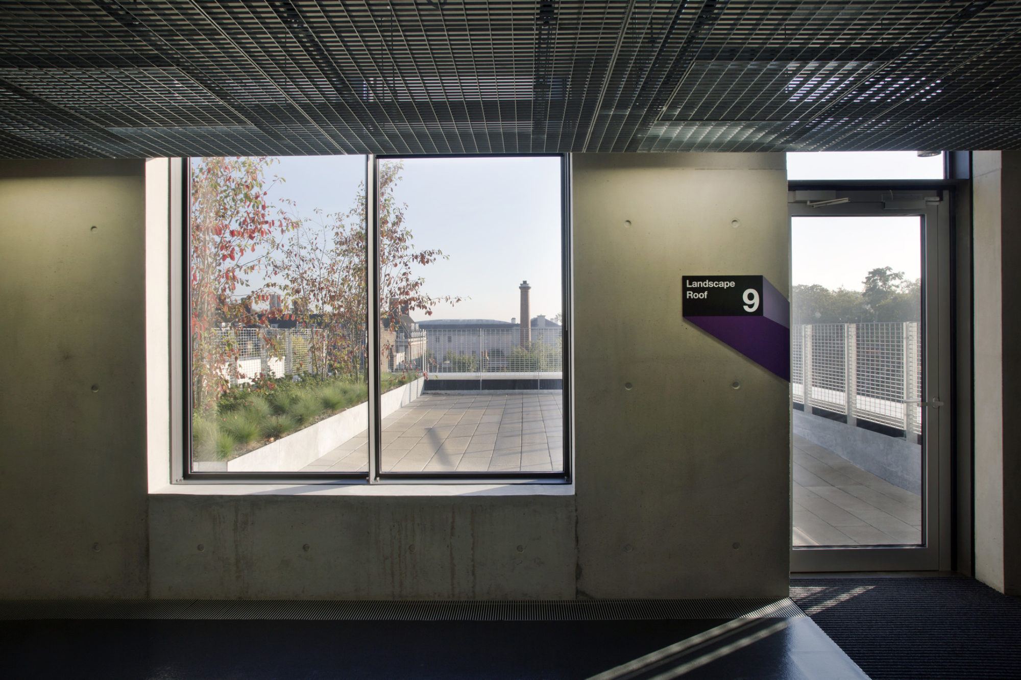 Library and Academic Building, University of Greenwich, London, UK ...